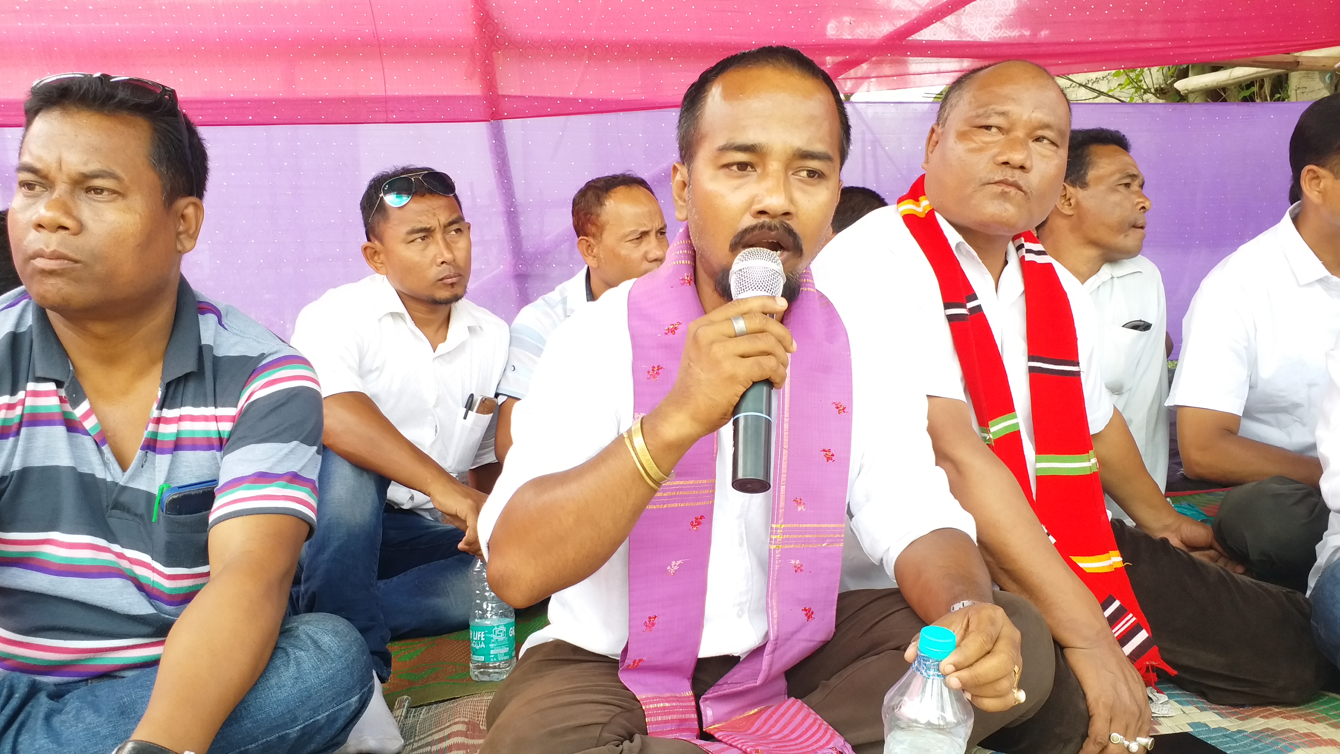 Namrup AATASU stages sit-in | Assam Times